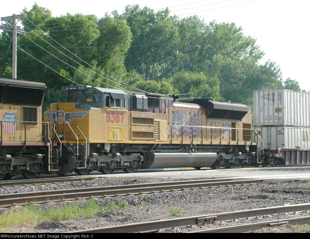 UP 8387 - Front View